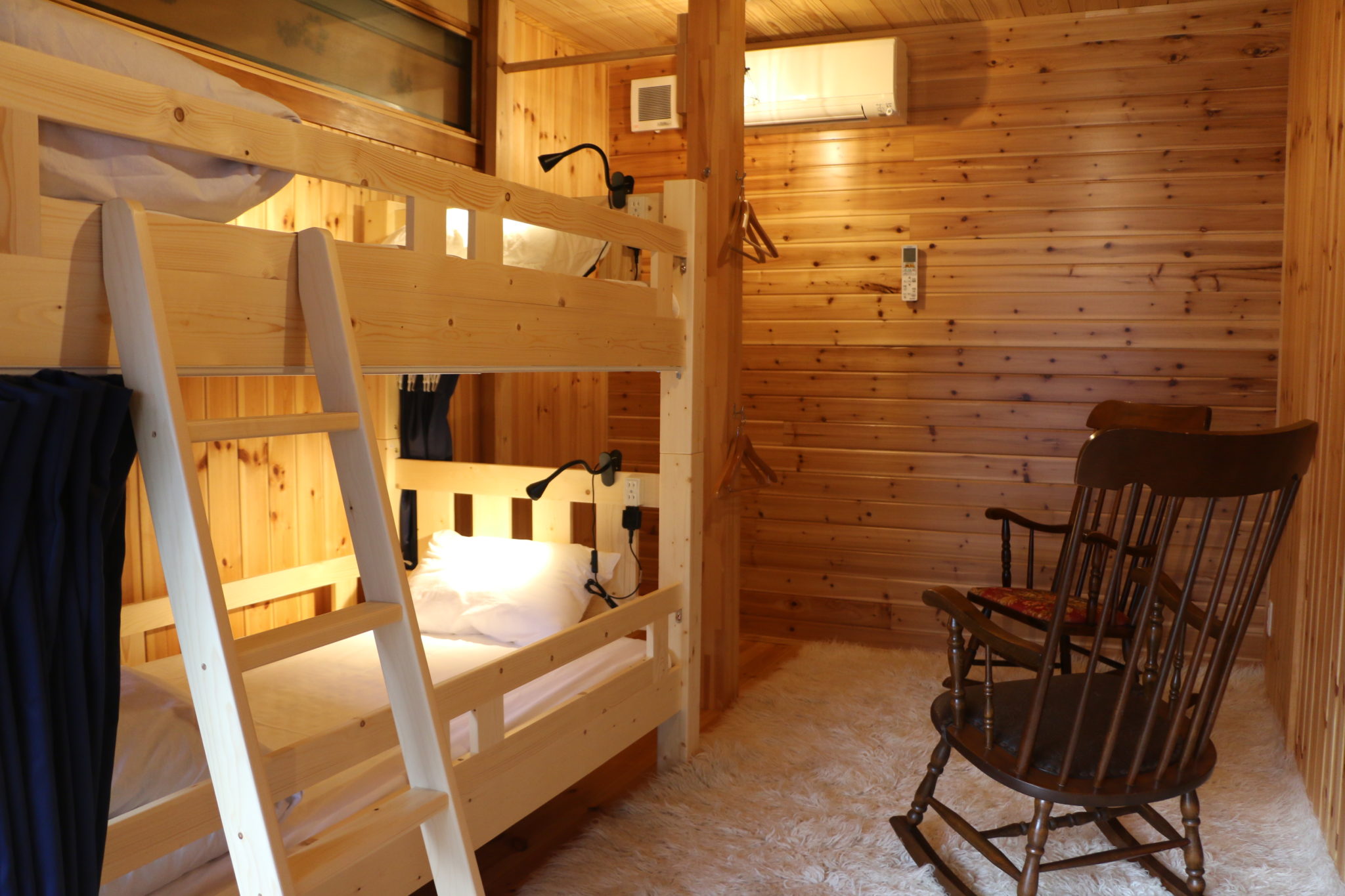 PRIVATE ROOM2 | HOSTEL FISH IN A RIVER